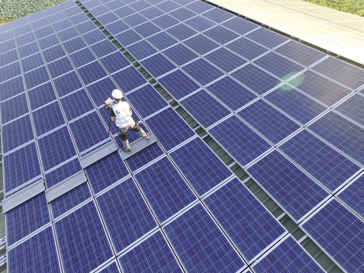 SMB Solar Multiboard: Arbeitsplattformen für große Solarmodule – pv ...