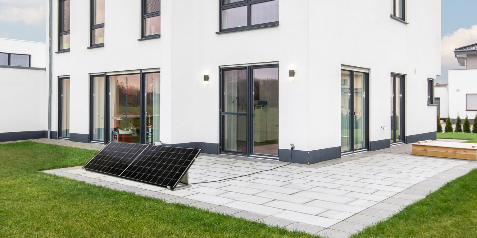 Green Akku bietet Photovoltaik-Anlagen für Balkon oder to go zum ...