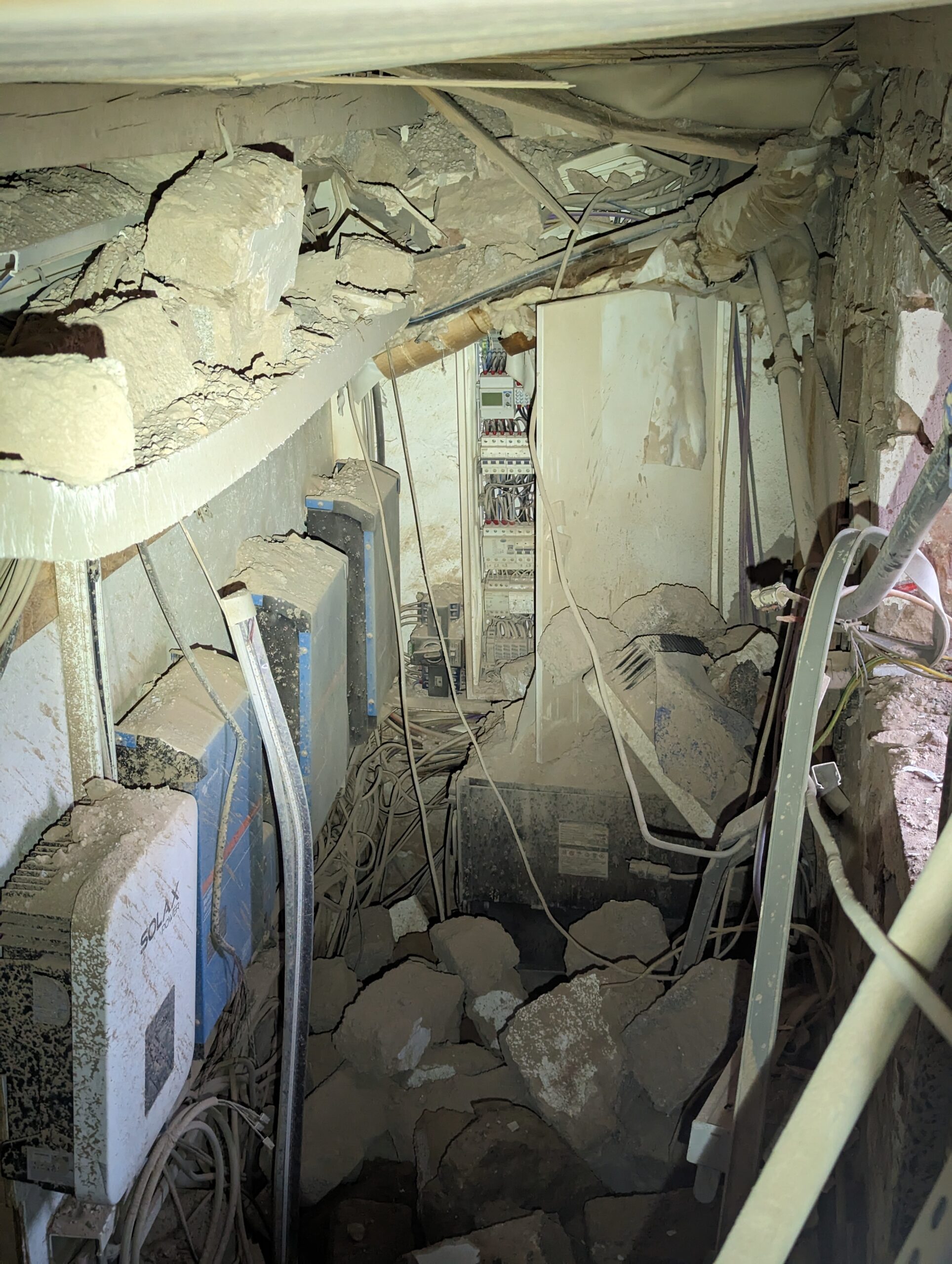 Wow, basen rack.mounts batteries destroy a home in germany | Page 3 ...