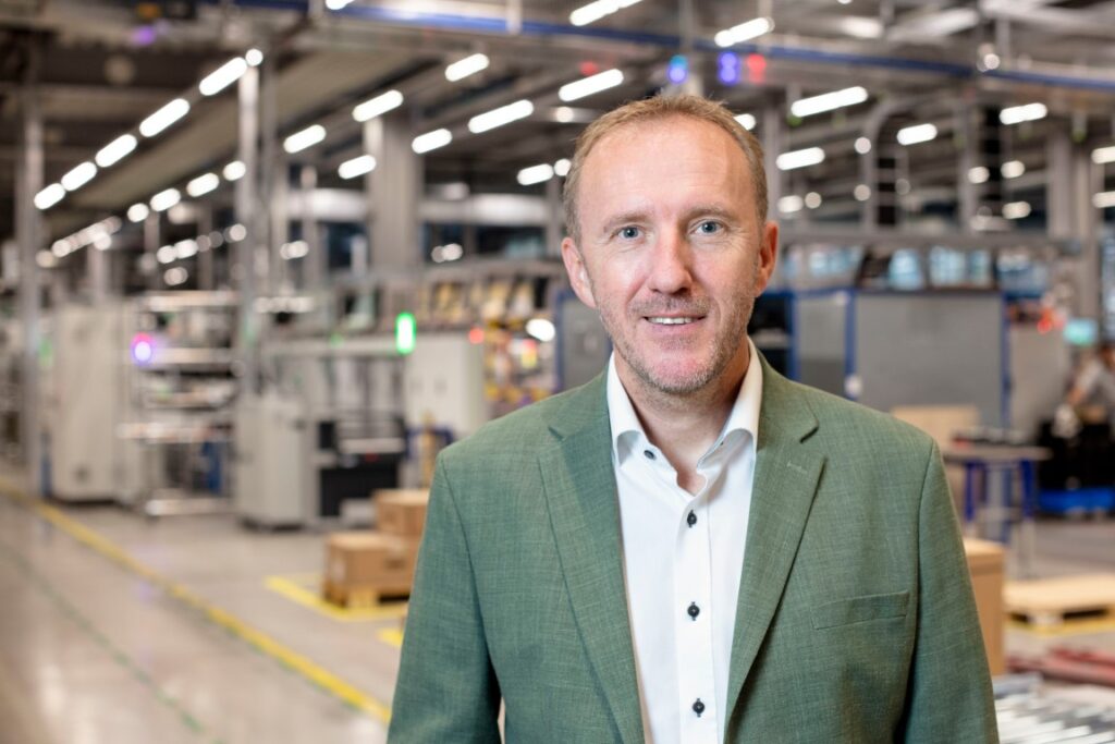 Interview: Künstliche Intelligenz beobachtet die Lieferketten – pv ...