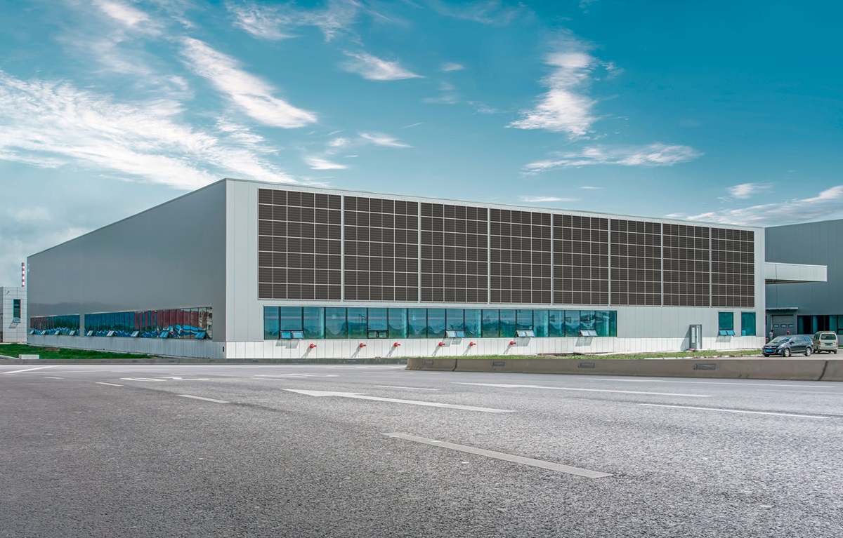 Fassaden für Photovoltaik erschließen mit neuem Montagesystem von K2 ...