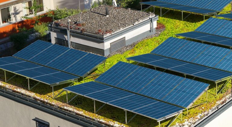 Für Gründächer optimiertes Montagesystem „GreenRoof Vento“ von K2 ...